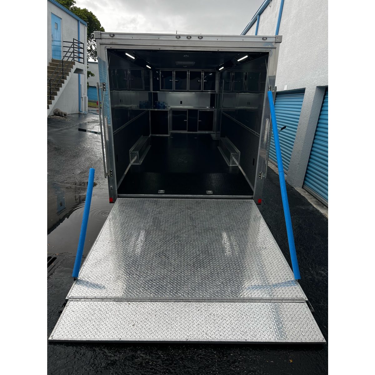 24’ Continental Enclosed Cargo Trailer - The Trailer Team Trailer Rental